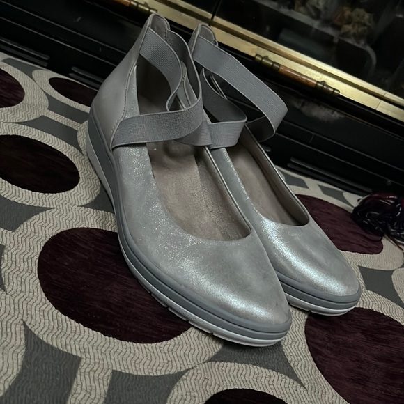 Vionic | Shoes | Size 7 Vionic Ellery Wedge Ballet Flat Silver | Poshmark